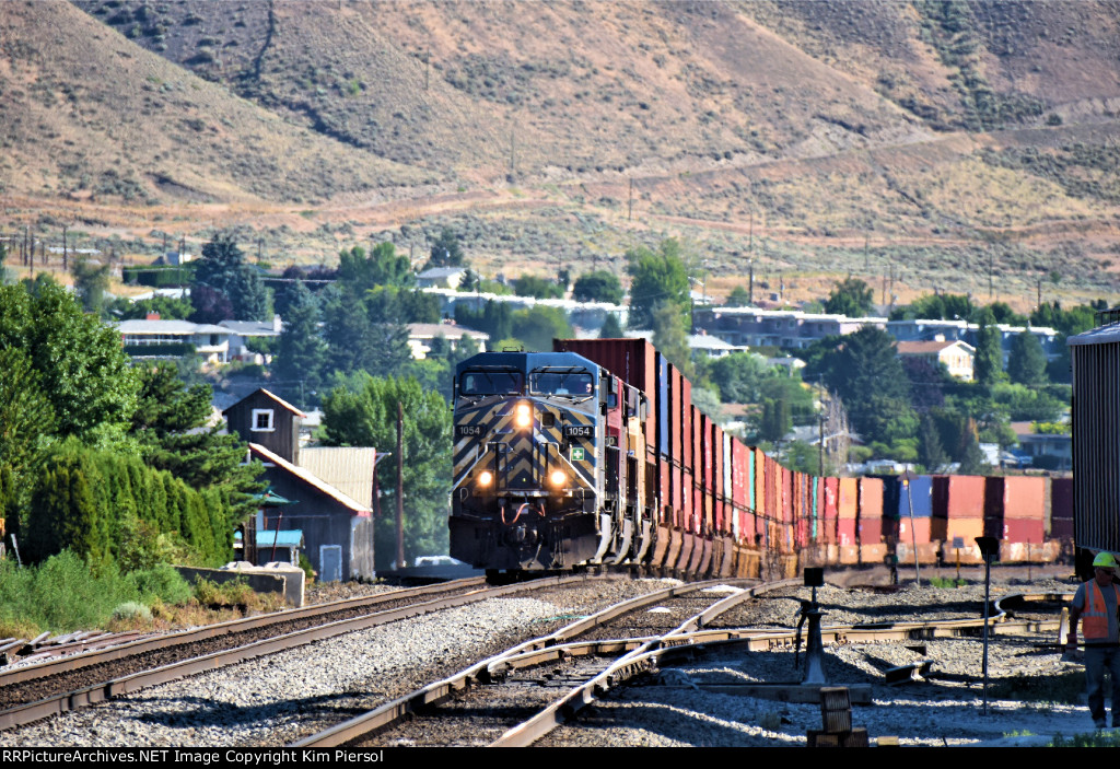 CEFX 1054 WB CP Thompson Sub